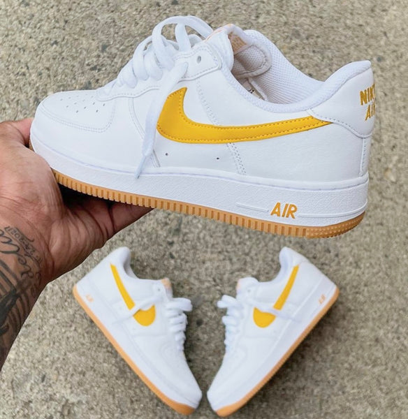 NIKE AIR FORCE 1 WHITE GOLD GUM BOTTOM – Live-kickz
